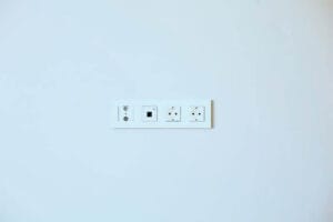 What is the Standard Outlet Height From the Floor? - HOMIVI